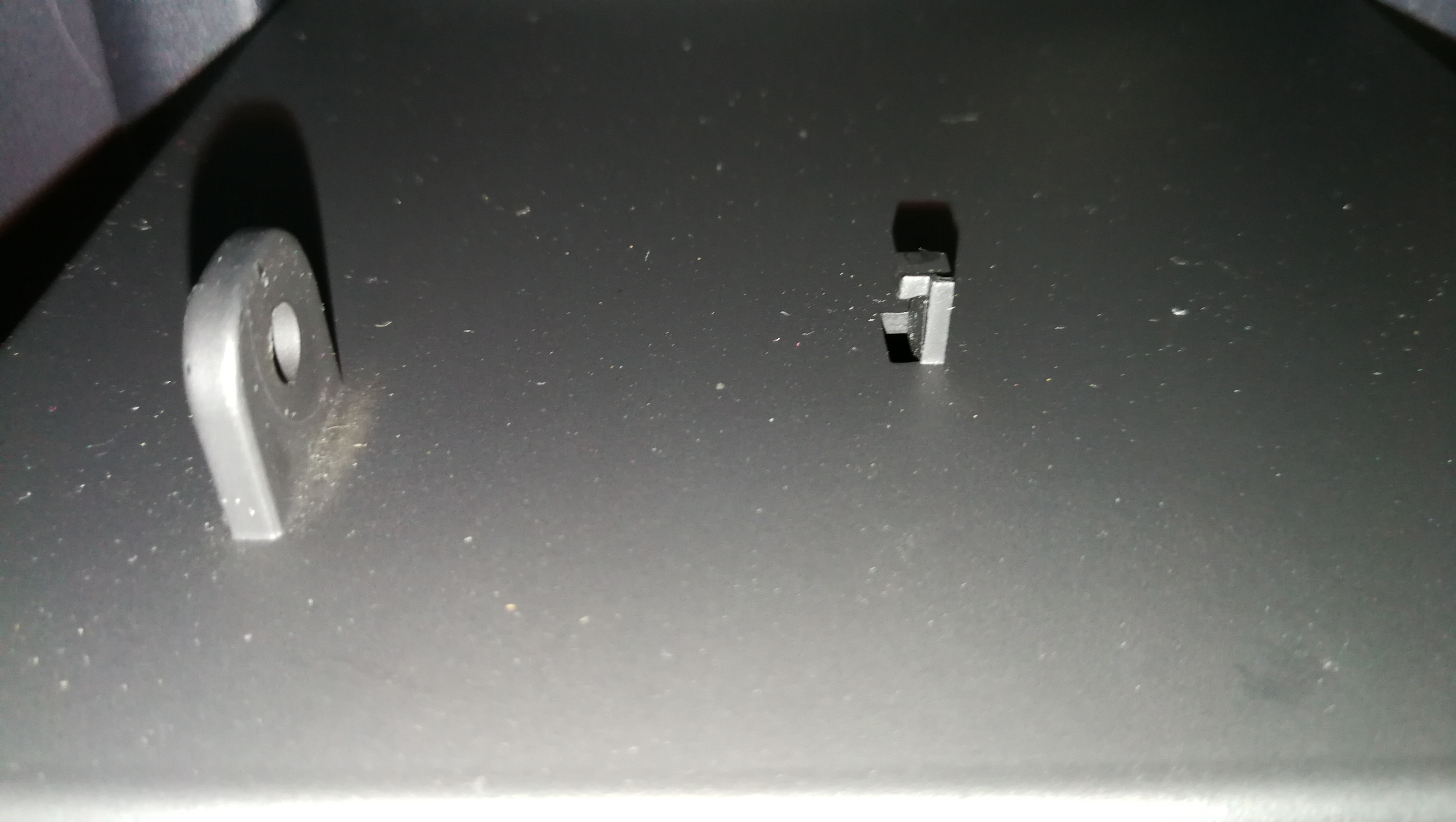 Broken Centre 'Cubby-hole' Flap - Roadster | Audi TT Forum